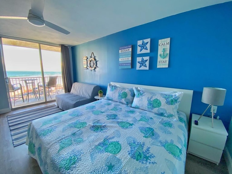 New Amazing Ocean Front King Bed Studio In Daytona! - Daytona Lagoon, Daytona Beach