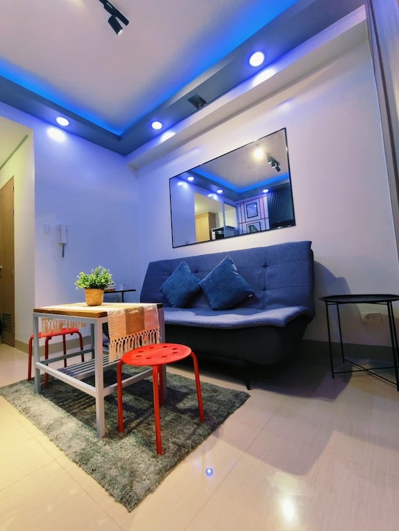 Shore 2 Tower 3 Modern Loft Unit Near Moa - Manila