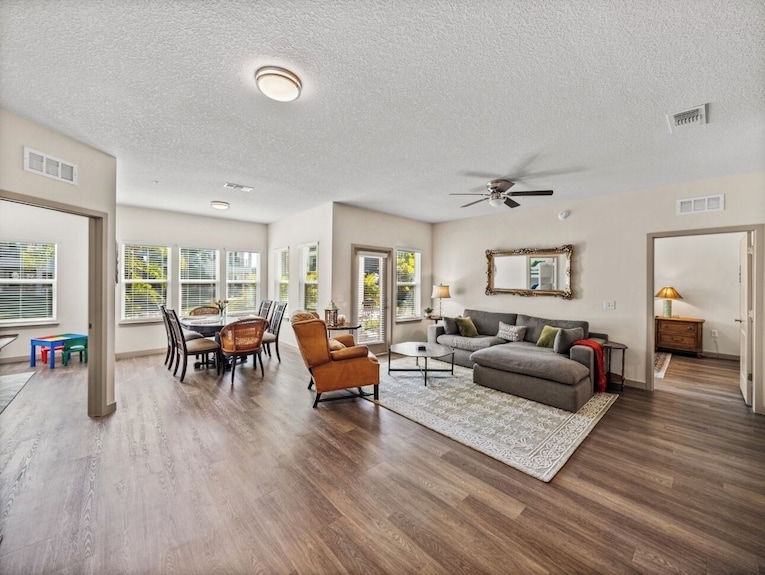 2-bedroom, 2-bath Unit Offers A Family-friendly Retreat Just Mins From Legoland. - Lake Wales, FL