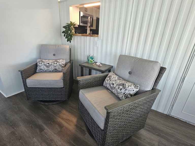 Slice Of Paradise W/community Pool Near Beaches & Downtown! - Sanibel Island, FL