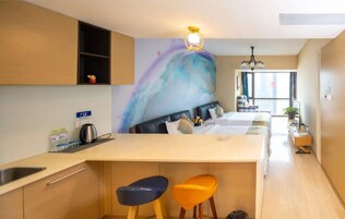 Suite Económica | Secretária adequada para computadores portáteis, Wi-fi grátis 