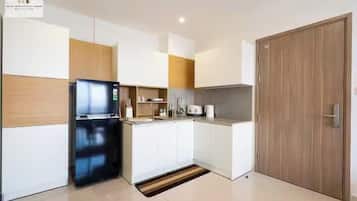 Apartamento design, 3 quartos, sacada, vista para a cidade | Cozinha privada | Fogão, cooktop, panela elétrica de arroz