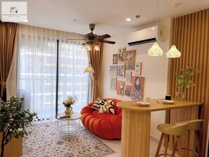 Apartamento grand, 1 quarto, sacada, vista para a cidade | Vista do quarto