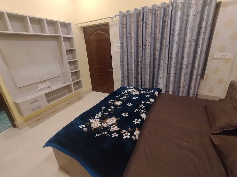 Sudarshan Home Stay - Varanasi
