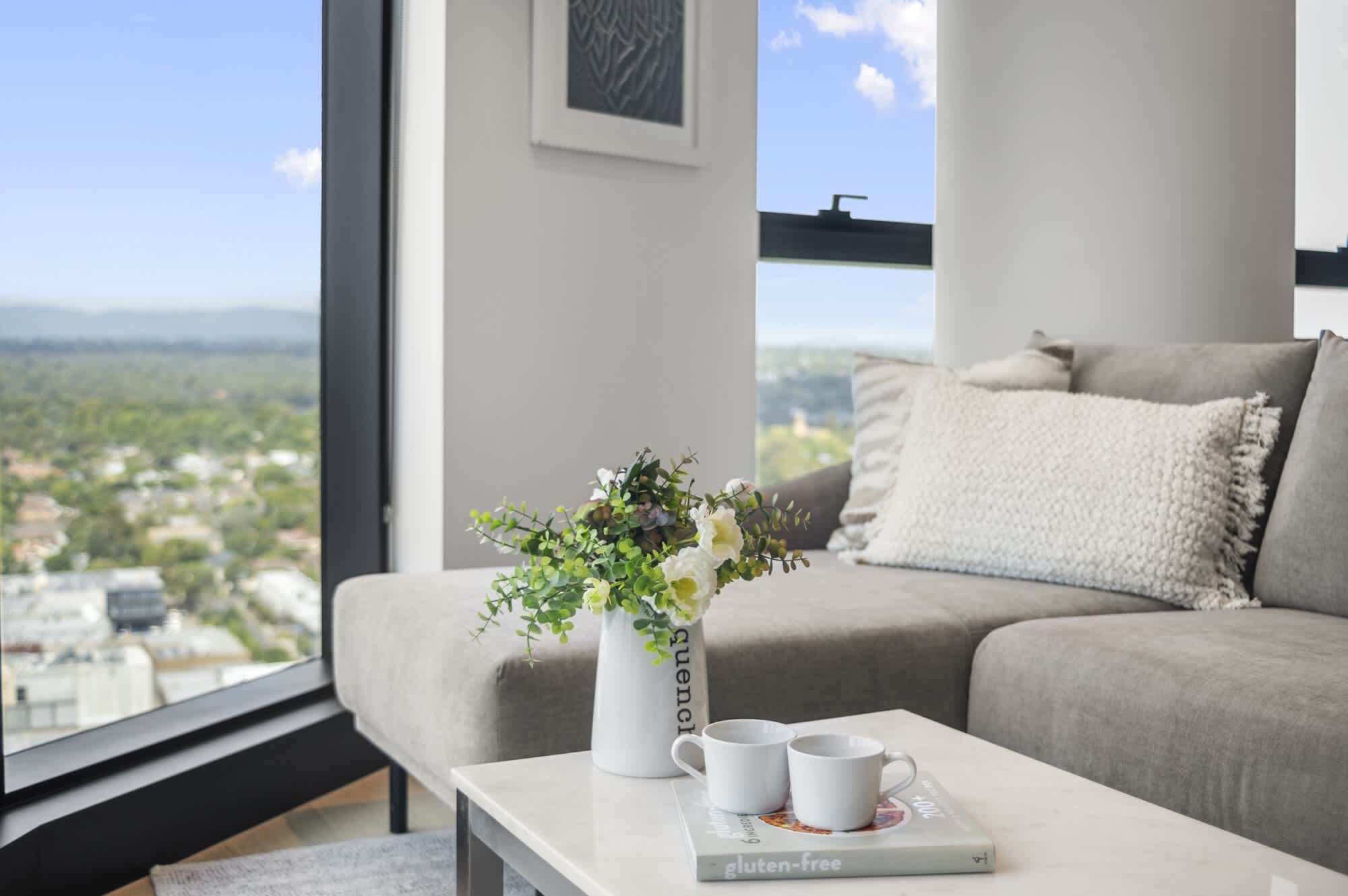 High-rise 3-bed Apartment With Premium Amenities - Forest Hill