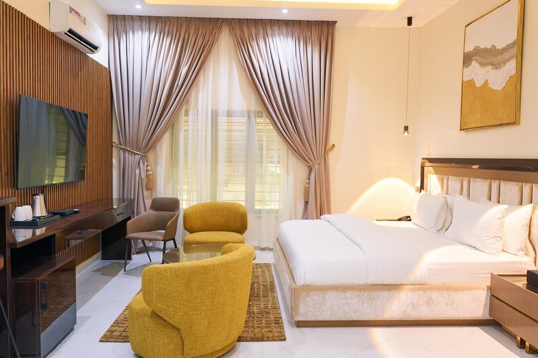 7 Hotel Suites In Wonderful Abuja With Ac, Wifi. Enjoy Your Stay - Abuja