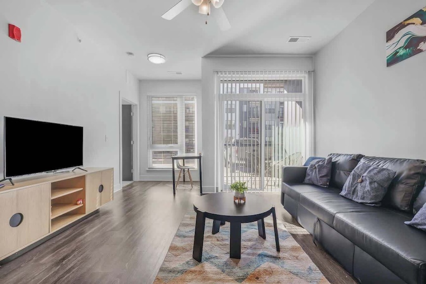 Cozysuites Modern 1br, Nora Indianapolis #7 - Carmel, IN