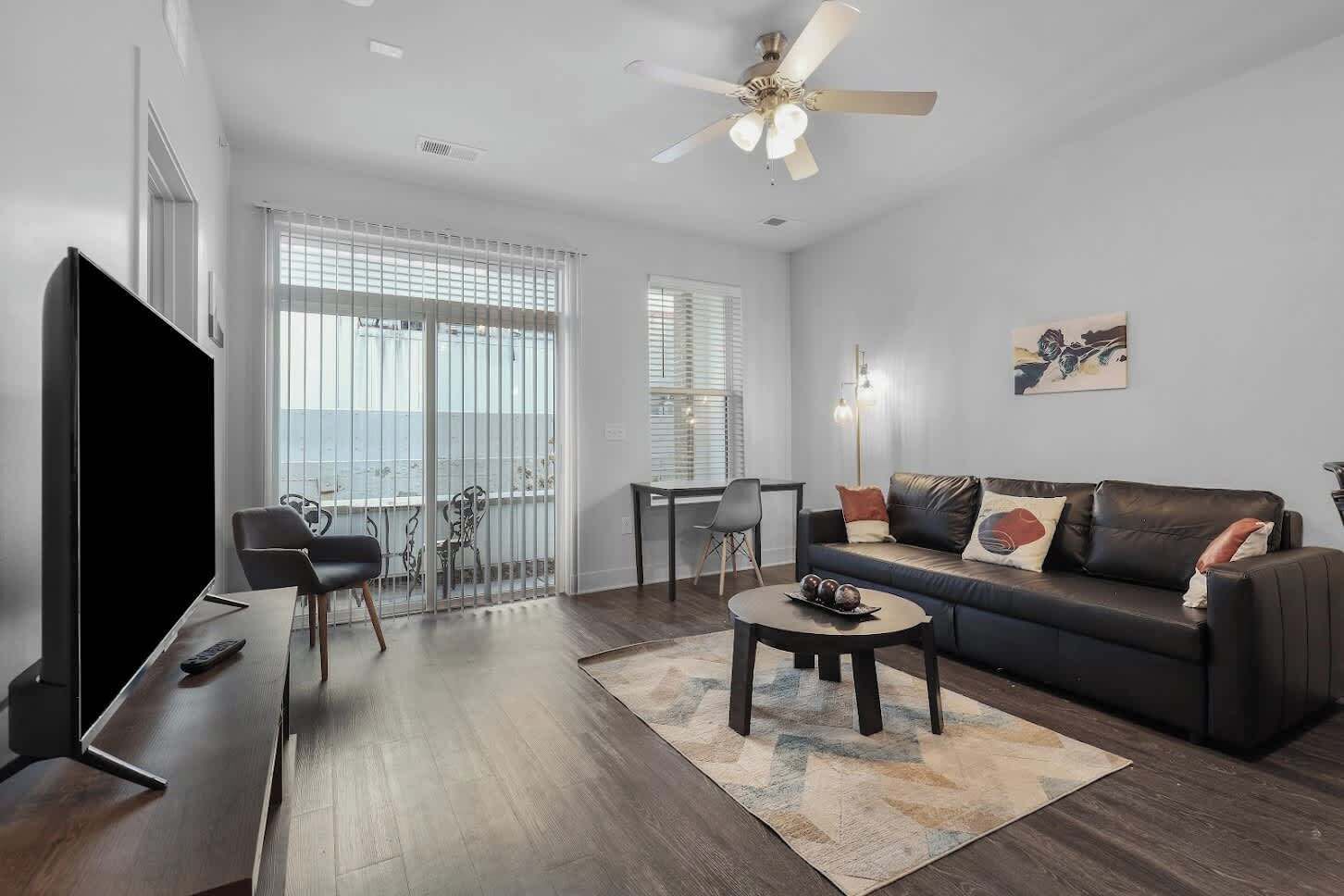 Cozysuites Modern 2br, Nora Indianapolis #10 - Fishers, IN