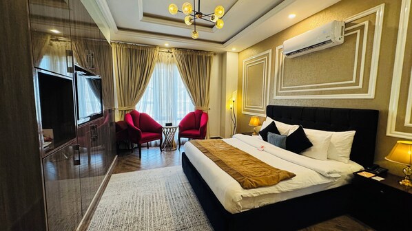 Quarto casal luxo, banheiro privativo | 1 quarto, cofres nos quartos, quartos à prova de som