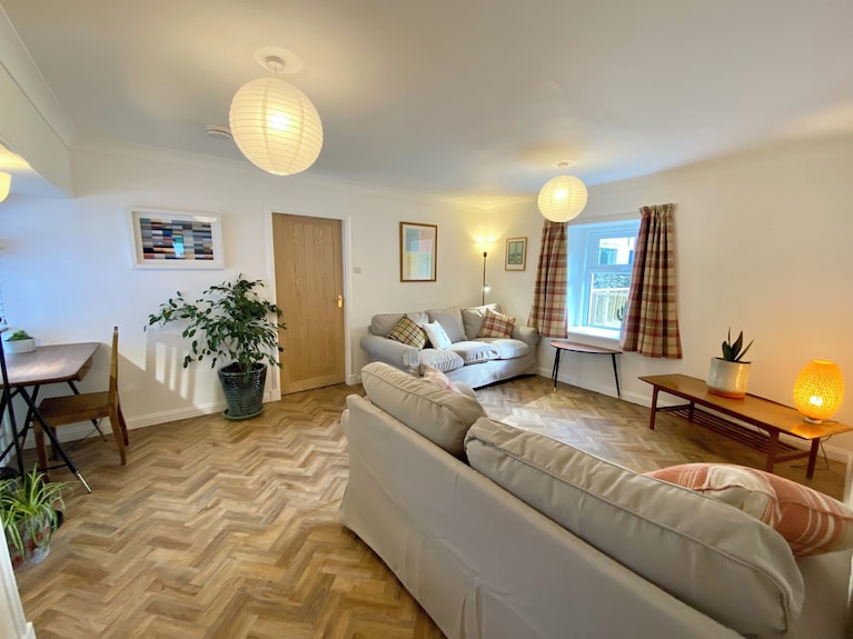 Stunning Cottage, 3-beds, 2-baths, 2 Sitting Rooms. Fenced Garden, Dogs Welcome. - Scotland