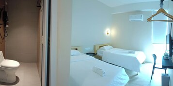 Quarto Twin Comfort | Secretária adequada para computadores portáteis, quartos insonorizados