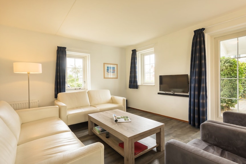 Villa In 'S-gravensande Near The Beach - Monster