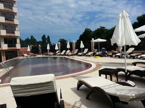 Piscina externa sazonal