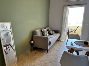 Apartamento, 1 quarto, fumadores, Vista para a cidade | Sala de estar