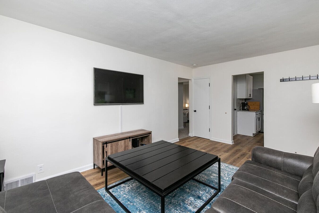 The Cozy Cottage - Entire House In Des Moines - Des Moines, IA