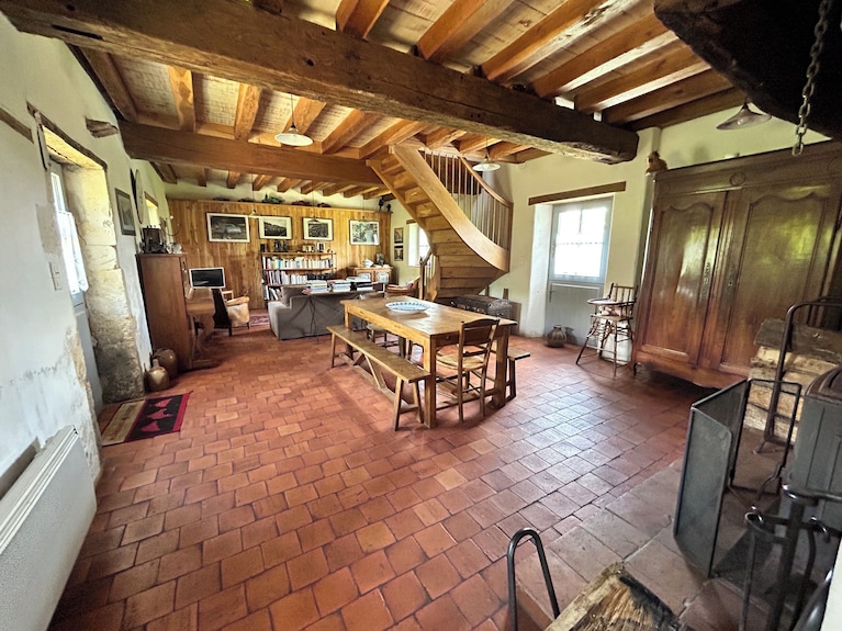 Fermette Avec Salle De Réception En Lisière De Forêt Proche Du Circuit Du Mans - Sarthe