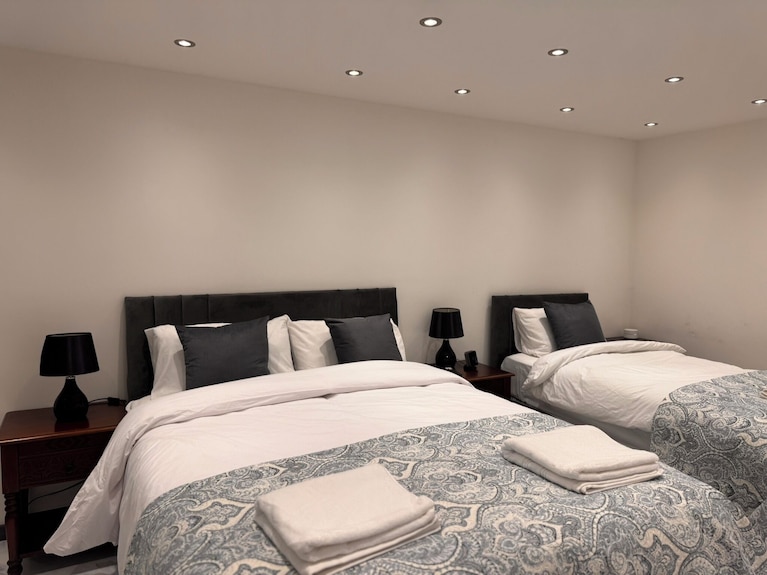 Modern 3 Bed Home In London, Stratford, Tube & Parking - 일퍼드