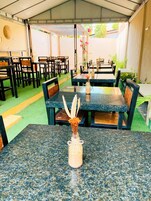 Café da manhã com buffet grátis todos os dias