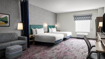 Quarto, 2 camas Queen, acessível (Mobility & Hearing) | Área de estar