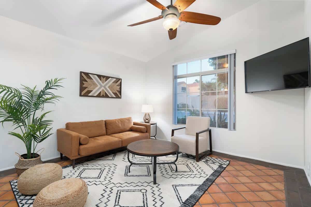 Waterfront Villa With Pool Hot Tub Lounge Area - Chandler, AZ