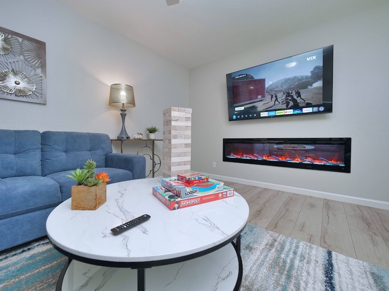 Sacramento 4 Bedroom Home | Pool Hot-tub Mini Golf - Sacramento