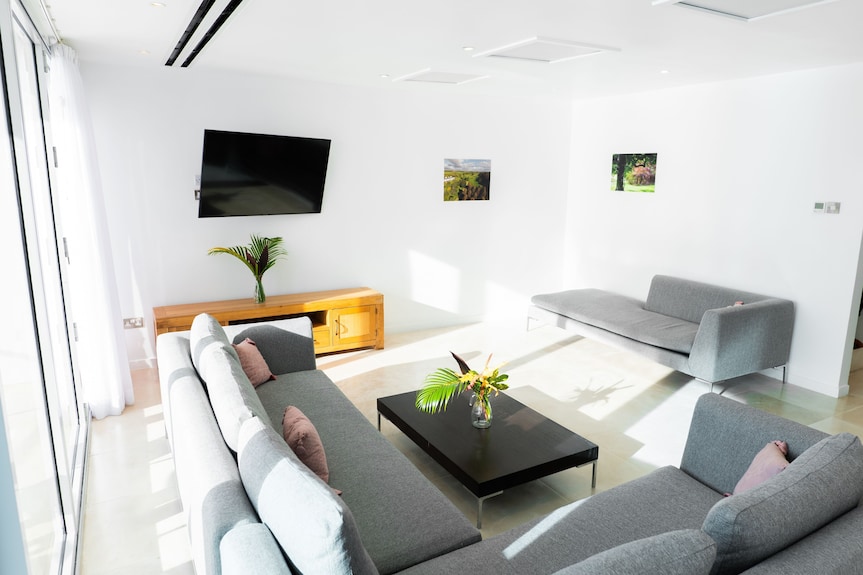 Luxury Two-bedroom Duplex , 5 Minutes Walk To The Beach - Grenada