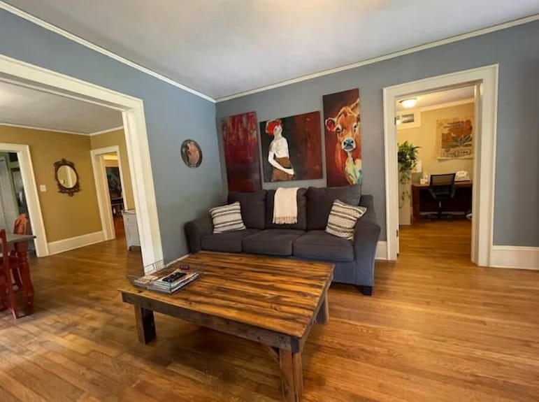 Cozy 2-bedroom Bungalow In Lovely Winston-salem - Winston-Salem, NC