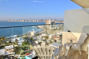 Apartamento Comfort, pátio, vista para o mar | Terraço/pátio interior