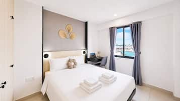 Apartamento Básico | Cofre no quarto, secretária, cortinas/cortinados opacos, Wi-fi grátis