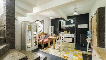 Villa, 2 quartos, piscina privativa | Sala de estar | TV de ecrã plano