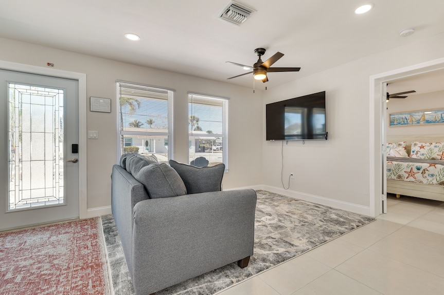 1 Block To Beach: Gulf Coast Escape W/ Patio! - Fort Myers Beach, FL