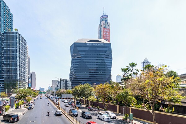 Queensland Hotel Bangkok - Dusit District