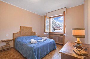 2 quartos, roupa de cama fornecida 