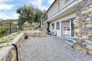 Apartamento Standard, vários quartos (Gemma Marina near Villa Grock Museum) | Terraço/pátio interior