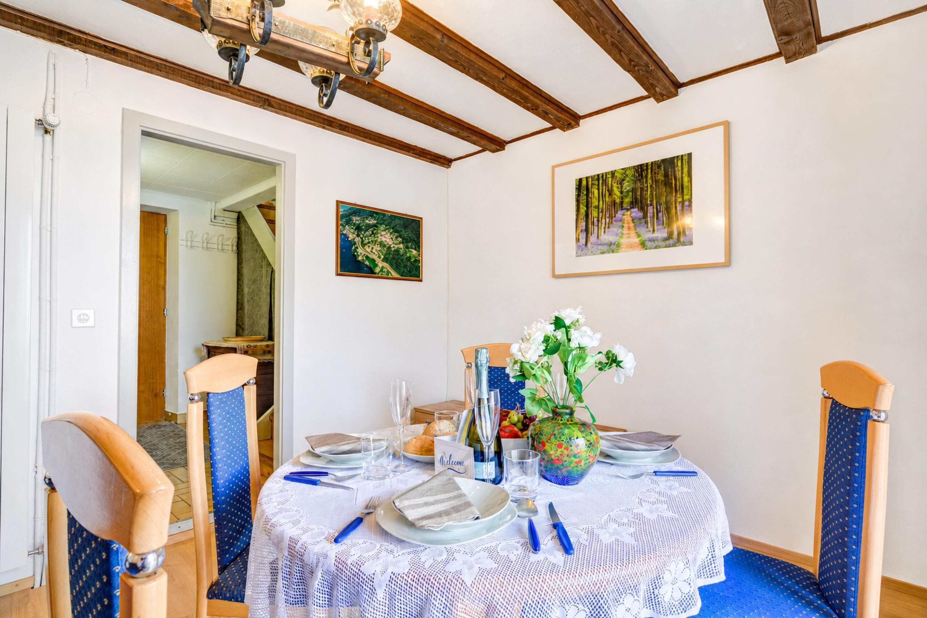 Apartamento Familiar, 2 quartos, varanda, junto à montanha (Casa Patrizia Caviano Gambarogno with) | Restaurantes