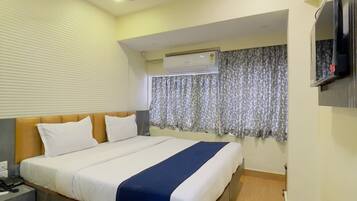 Quarto casal luxo, vista para a cidade | Quartos à prova de som, Wi-Fi de cortesia