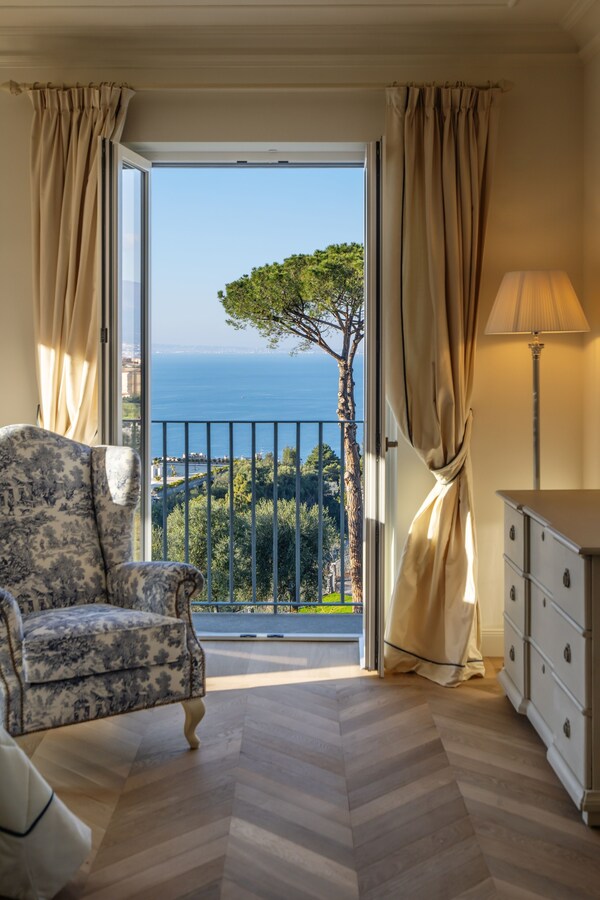 La Tuja Relais Du Parc - Vico Equense