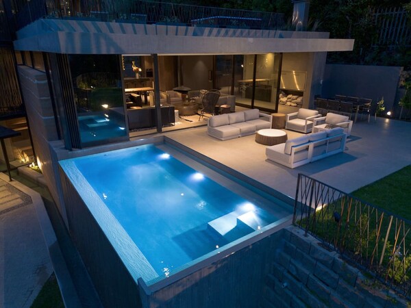Tarentaal Kloof Villa In Higgovale - Camps Bay
