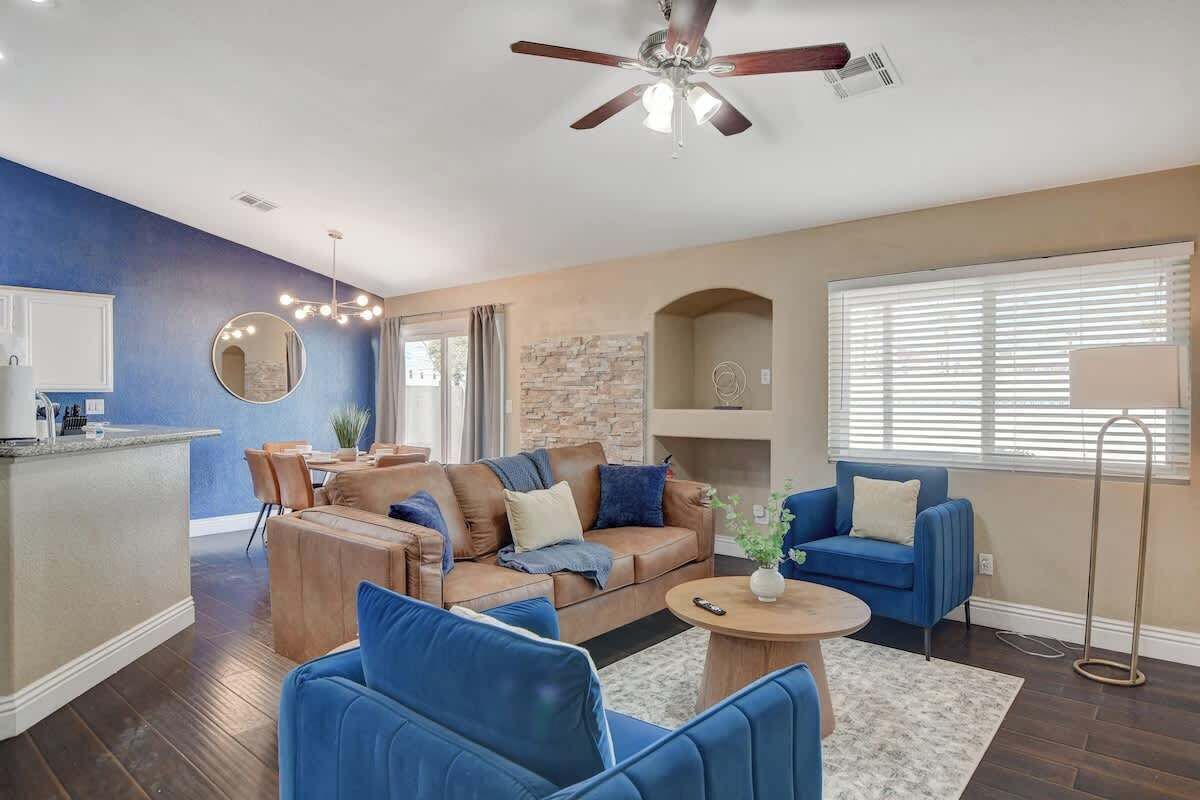 Level Up Lodge: 5-bedroom Arcade Bliss With Grill - Las Vegas