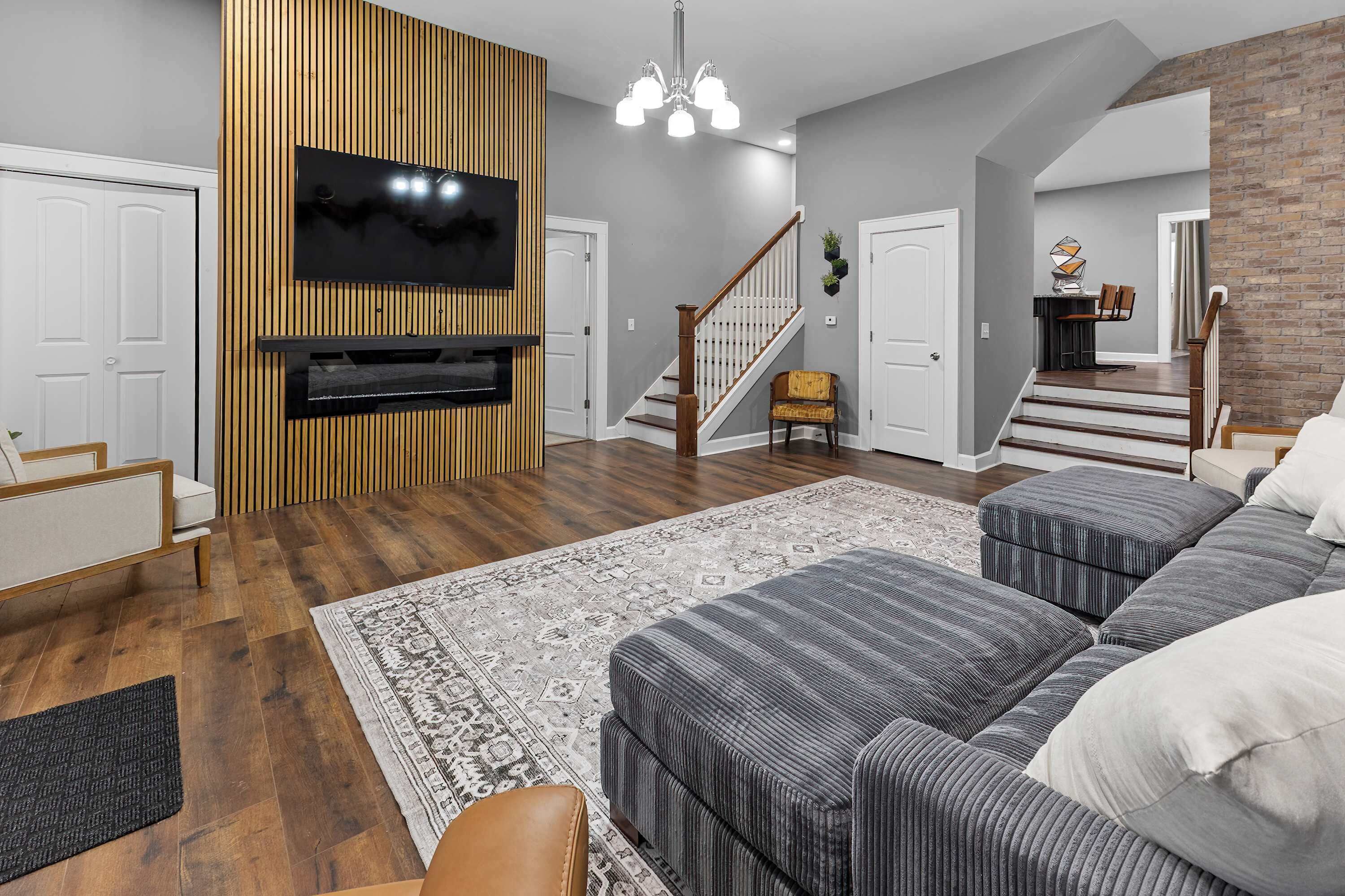 Spacious Downtown Retreat Near The Childrens Museum - Indianapolis, IN