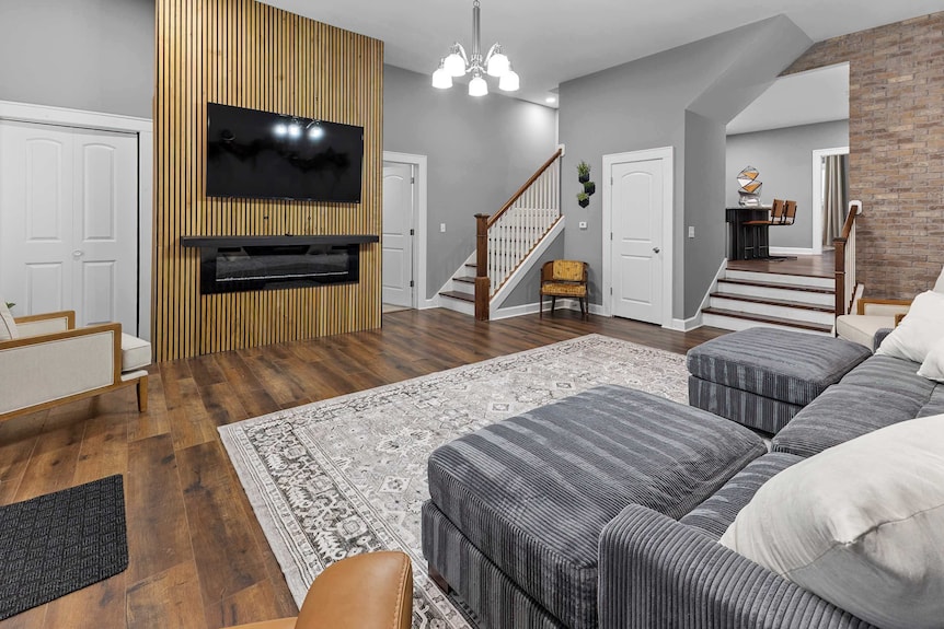 Spacious Downtown Retreat Near The Childrens Museum - Indianapolis, IN