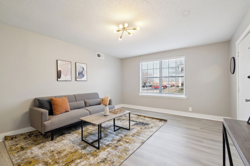 Brentwood C3 I Cozy & Comfy I 2bd I Free Parking - Vanderbilt University, Nashville