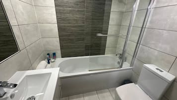 Apartamento, 1 quarto | Banheiro