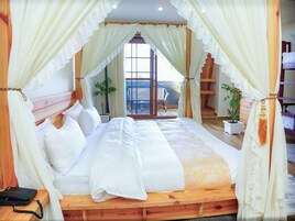 Quarto Familiar | Secretária, ferro/tábua de engomar, Wi-fi grátis 