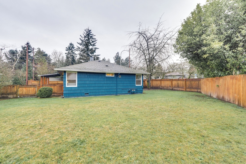 5 Mi To Oregon Zoo: Apartment W/ Private Yard - Wilsonville, OR