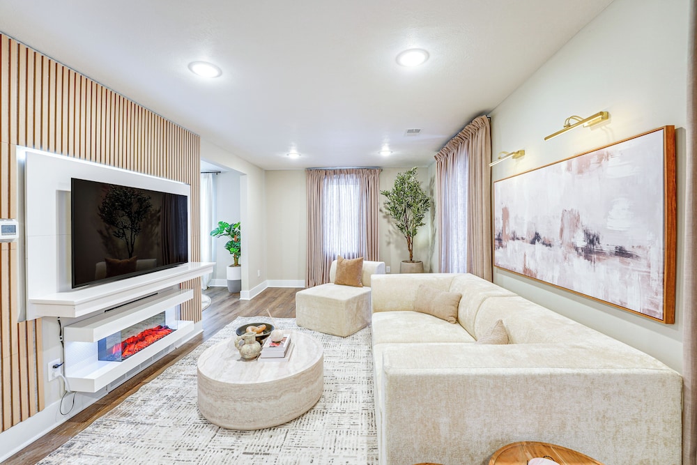 Serene & Updated Escape: 1 Mi To Heritage Landing - Muskegon, MI