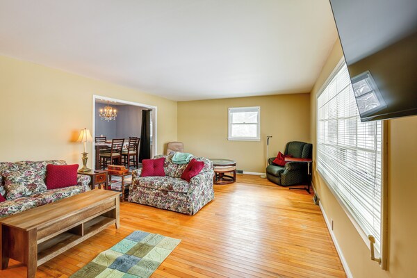 9 Mi To Lake George Village: Home In Queensbury - Glens Falls, NY