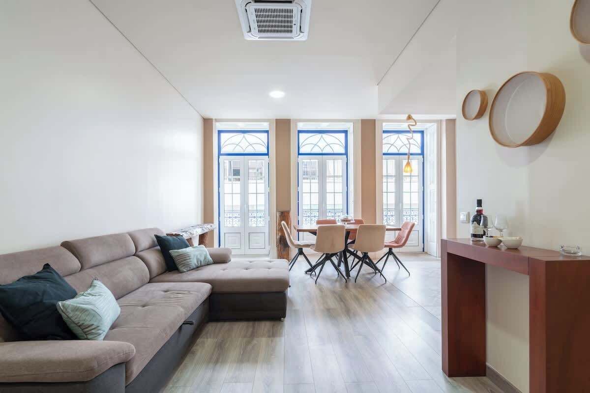 Central Decor Flat | Balcony By Hostwise - Porto