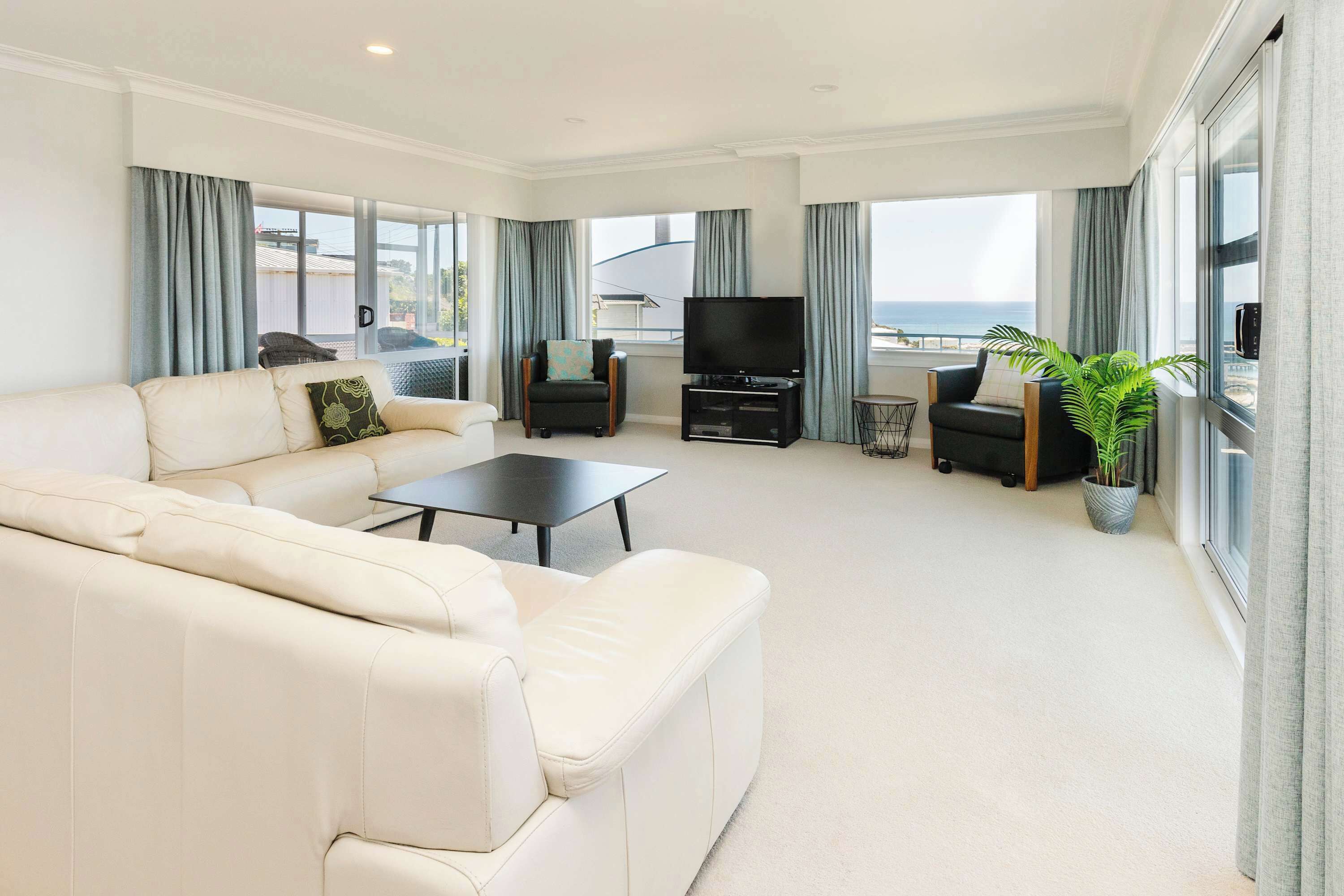 Ngamotu Vista: Panoramic Sea And City Views - New Plymouth