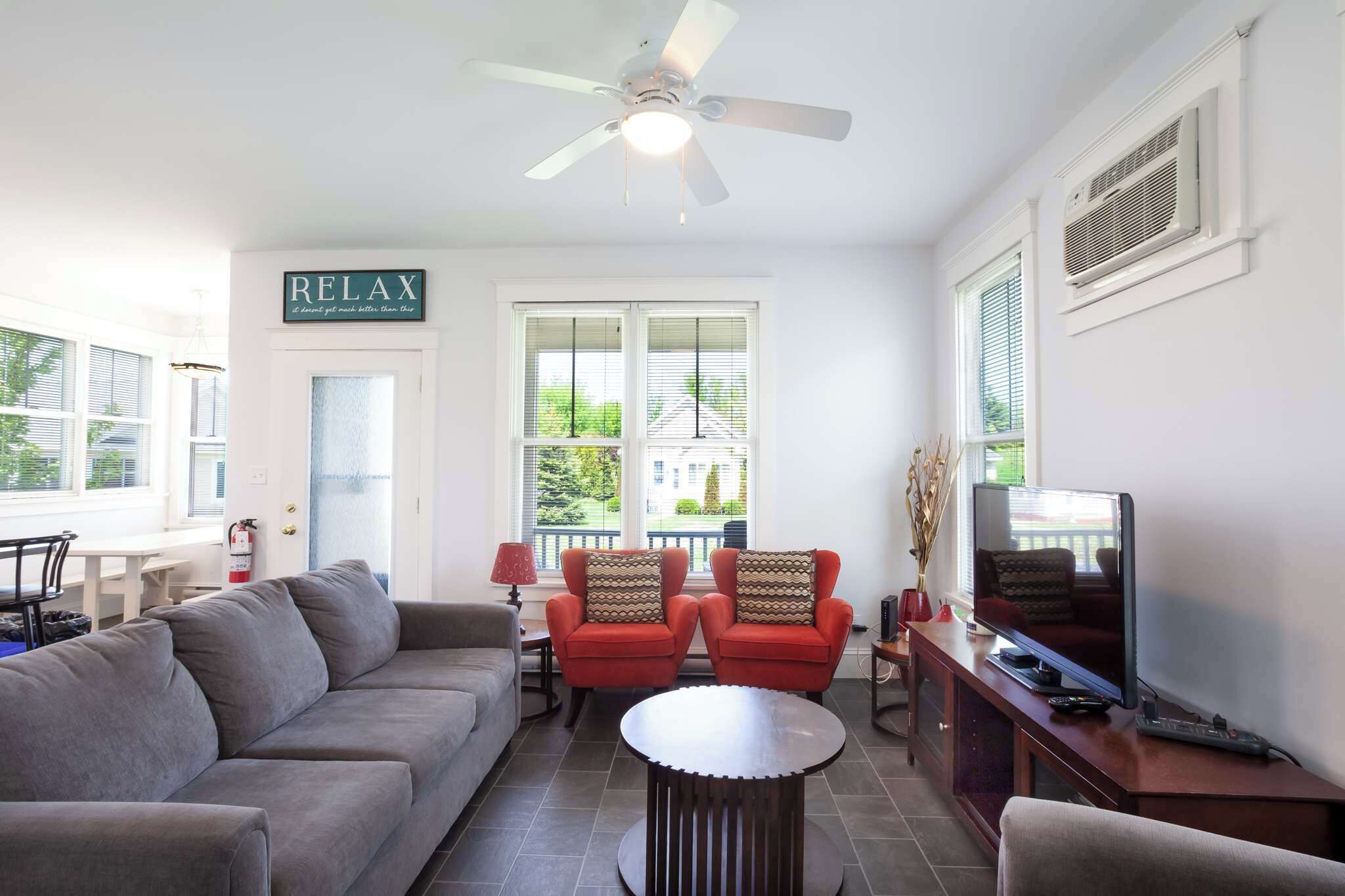 The Milkweed - 18 Meadow View - Prince Edward County